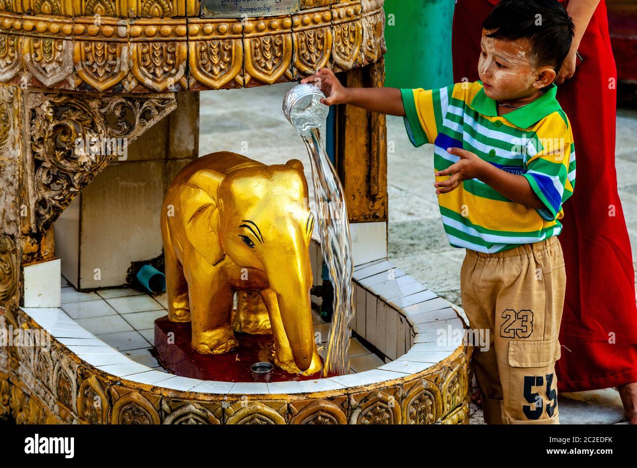 Bathing boy hi-res stock photography and images - Alamy