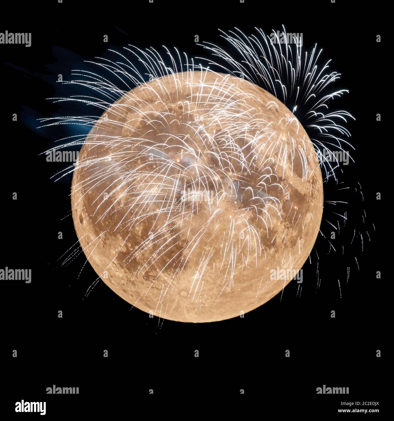 Full moon fireworks hi-res stock photography and images - Alamy