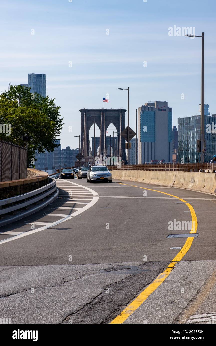 Manhattan bridge entrance new york hi-res stock photography and images ...