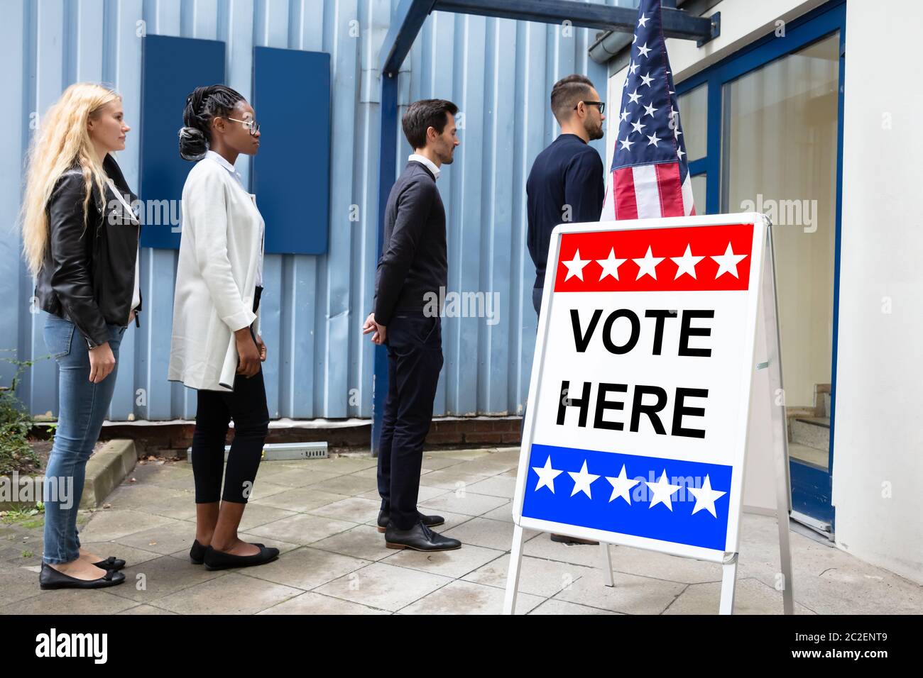 Holding open the door for group hi-res stock photography and images - Alamy