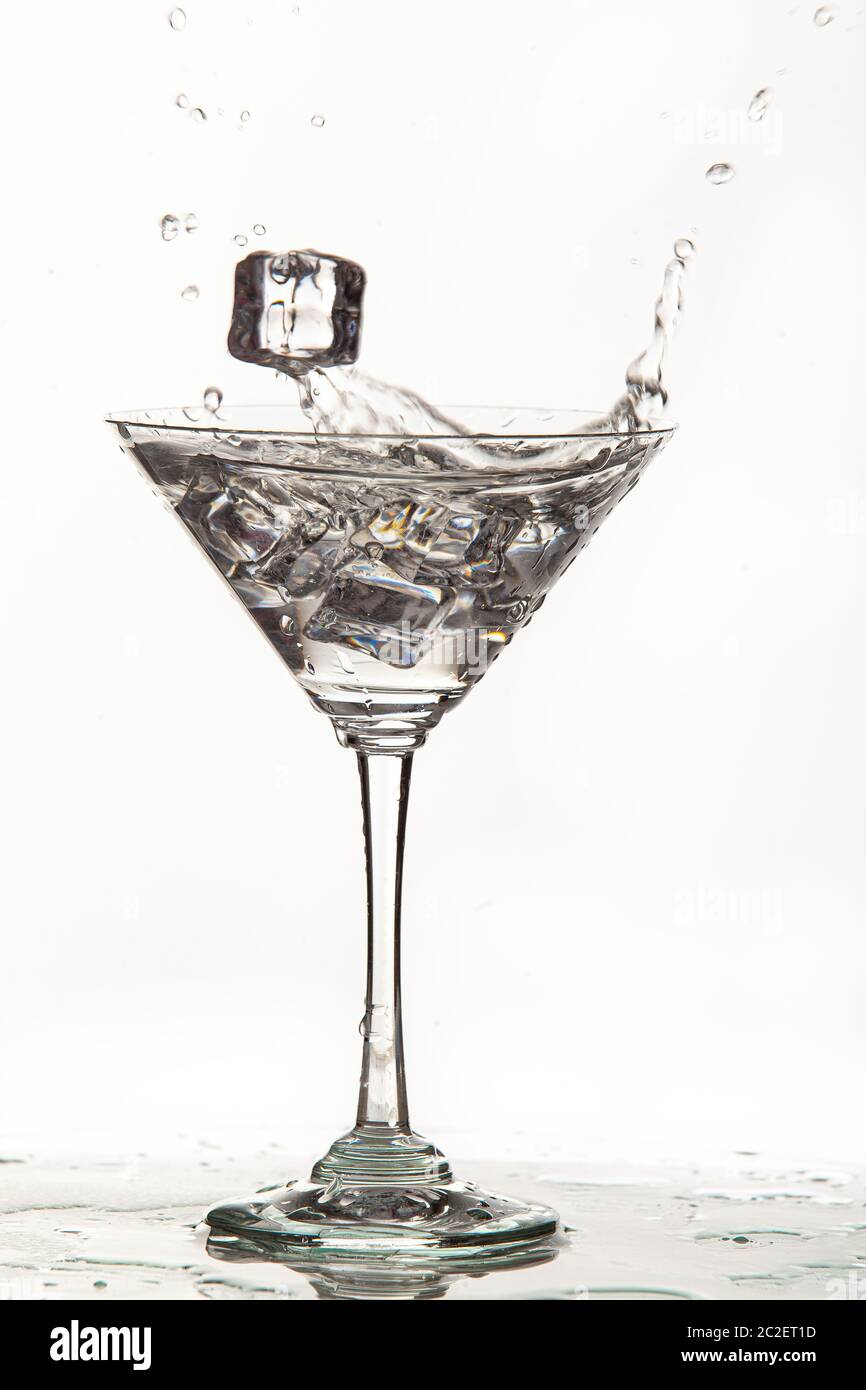 Freezing motion ice cube hi-res stock photography and images - Alamy