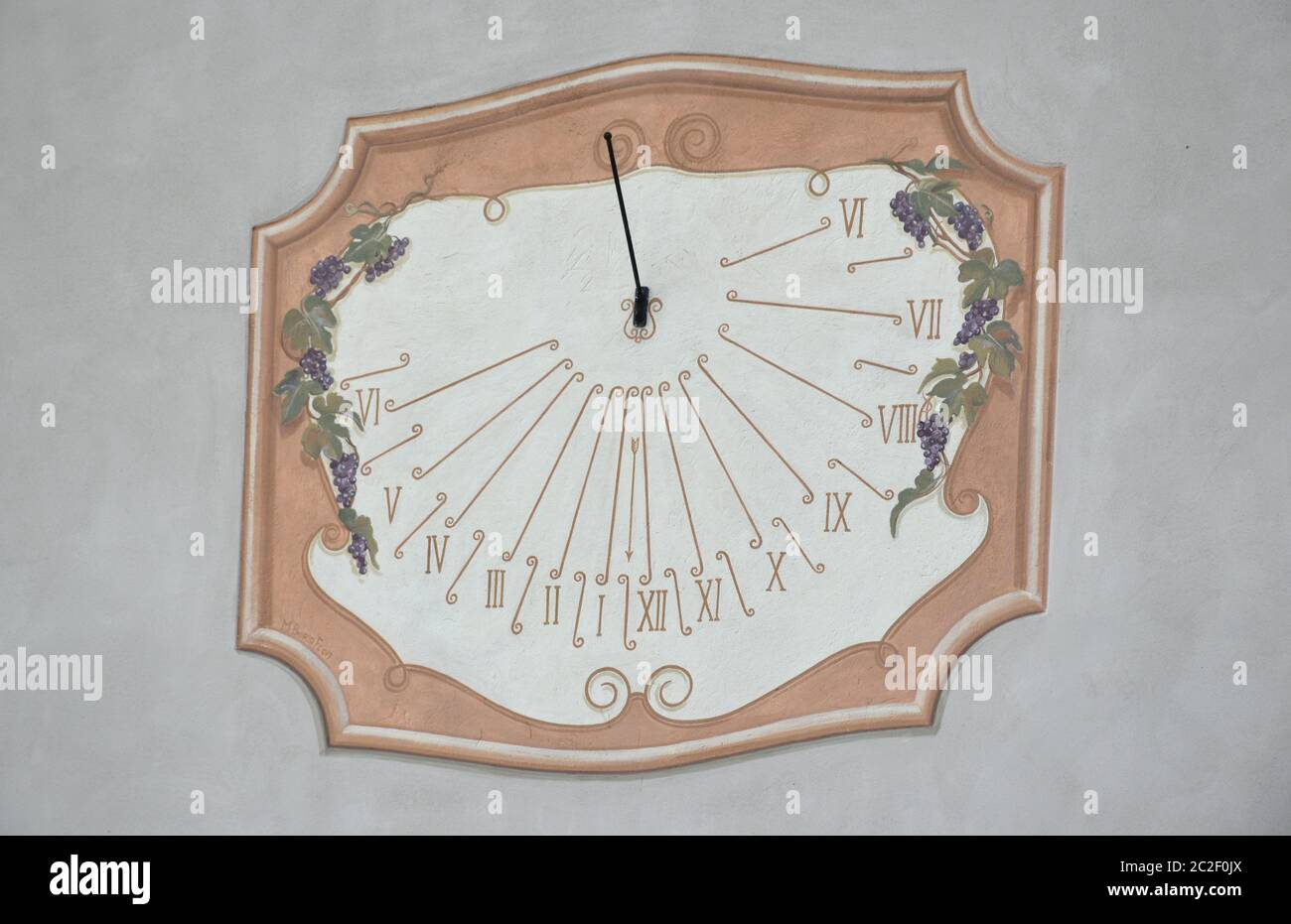 Ancient sundial clock hi-res stock photography and images - Alamy