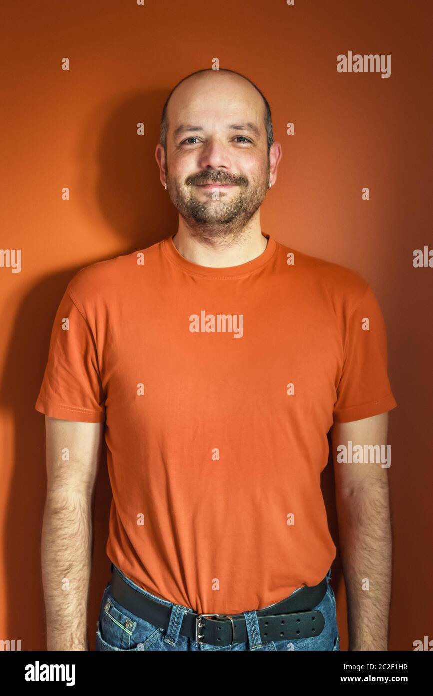 Orange hair orange shirt hi-res stock photography and images - Alamy