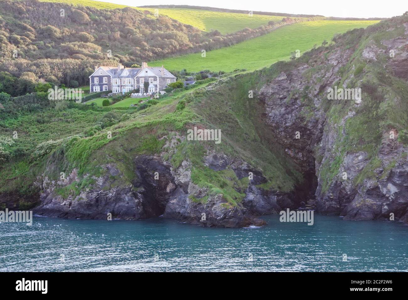 cornwall rough coast Stock Photo - Alamy