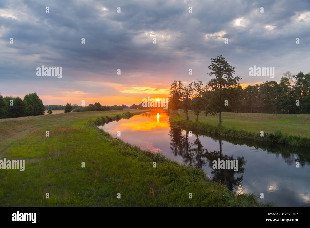Natural light river hi-res stock photography and images - Alamy