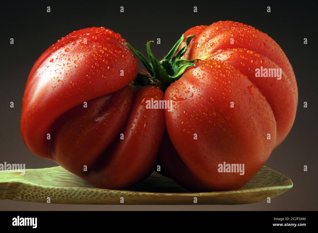 Beefsteak tomato hi-res stock photography and images - Alamy