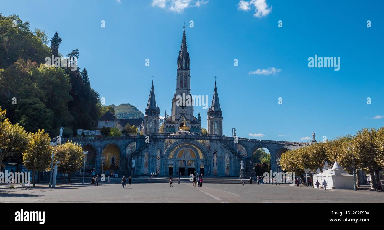 View of the basilica of the Lourdes city, France Stock Photo - Alamy