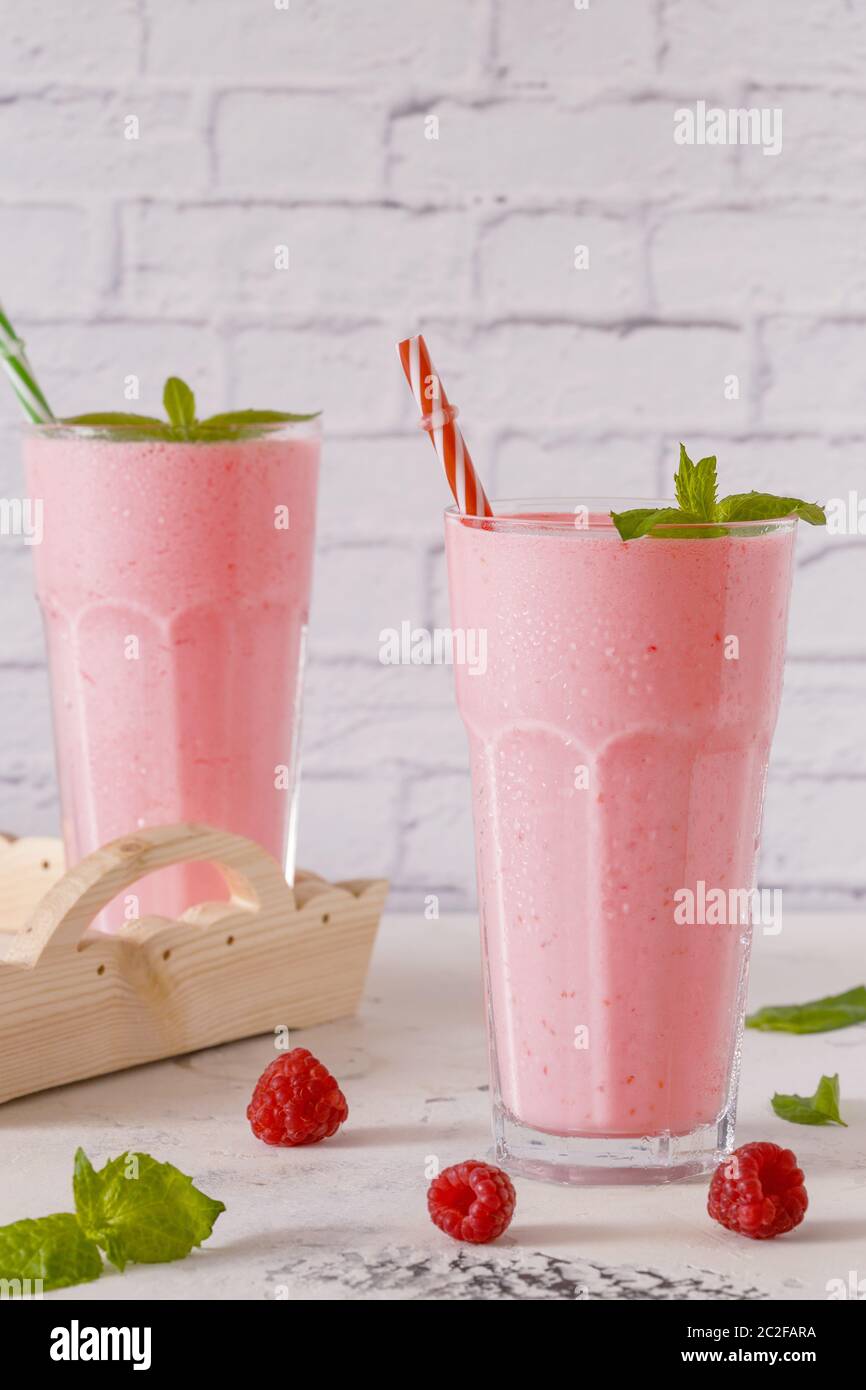 Raspberry milkshake hi-res stock photography and images - Alamy