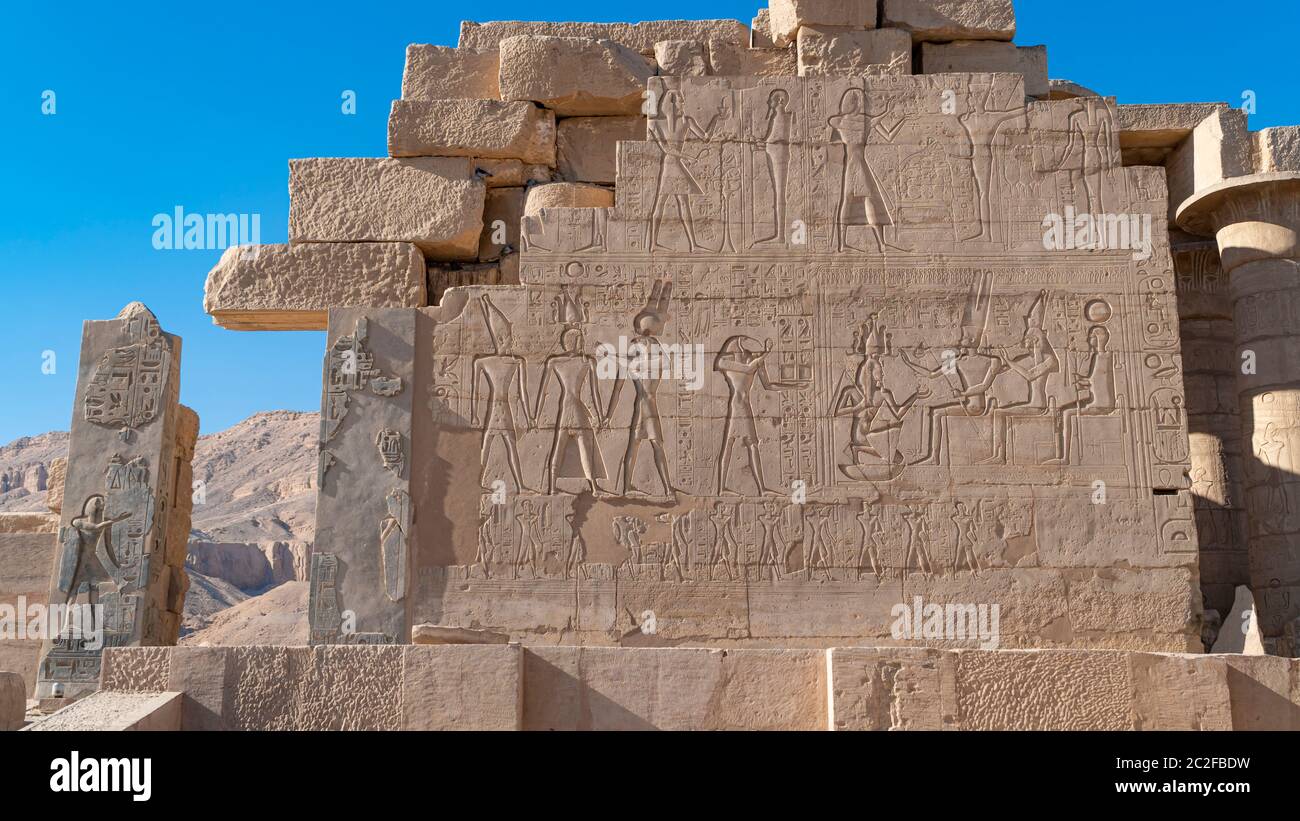 Egyptian hieroglyphics great pyramid hi-res stock photography and ...