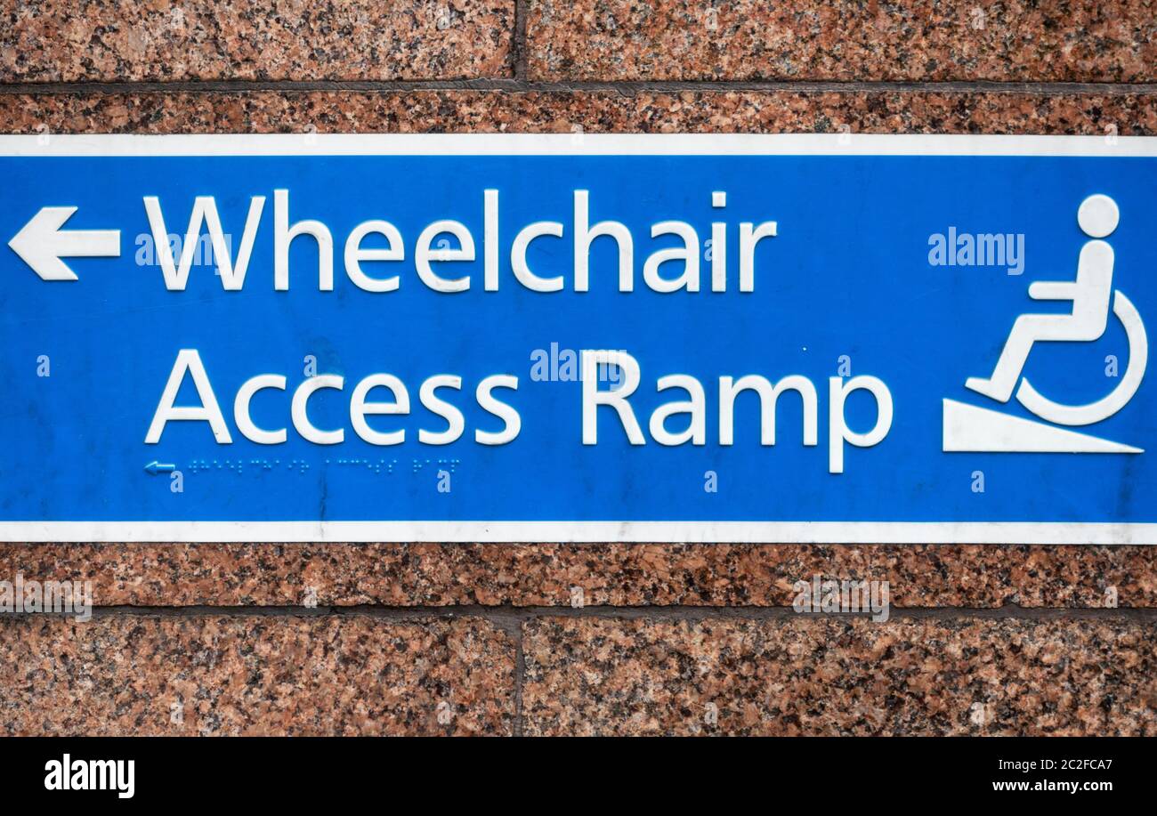 Wheelchair ramp sign hi-res stock photography and images - Alamy
