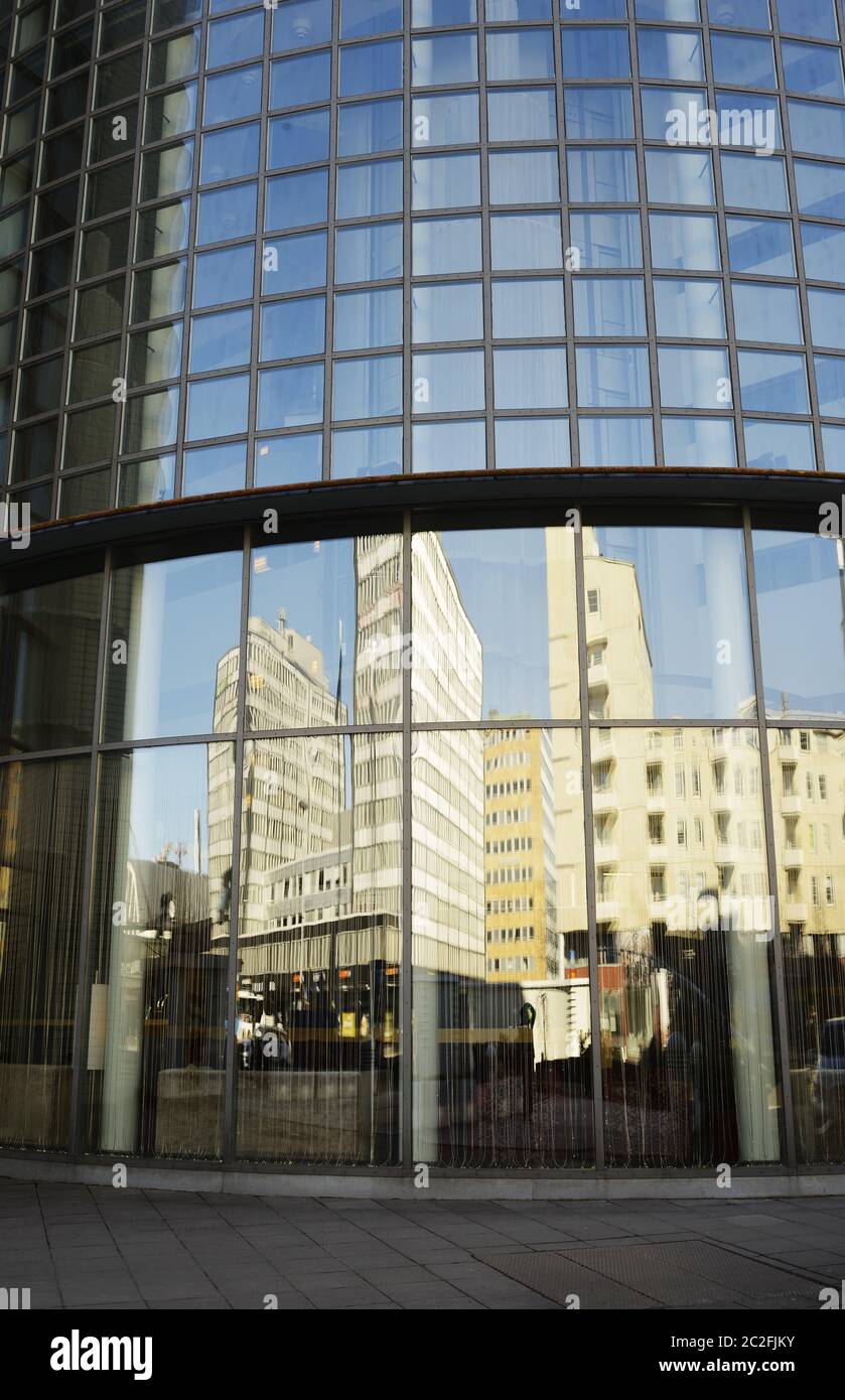 Buildings and windows hi-res stock photography and images - Alamy