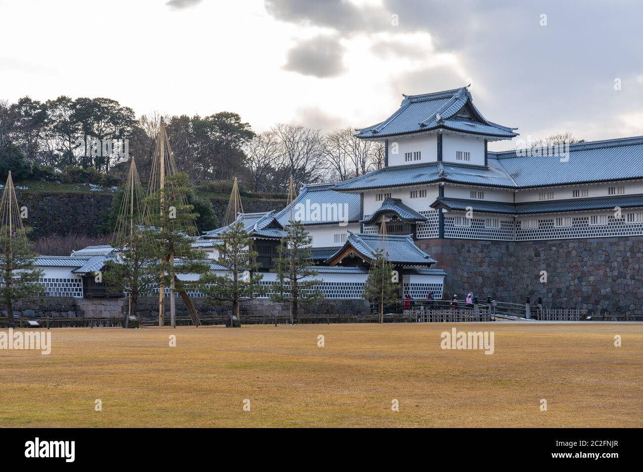 Kenrokuen garden kanazawa castle hi-res stock photography and images ...