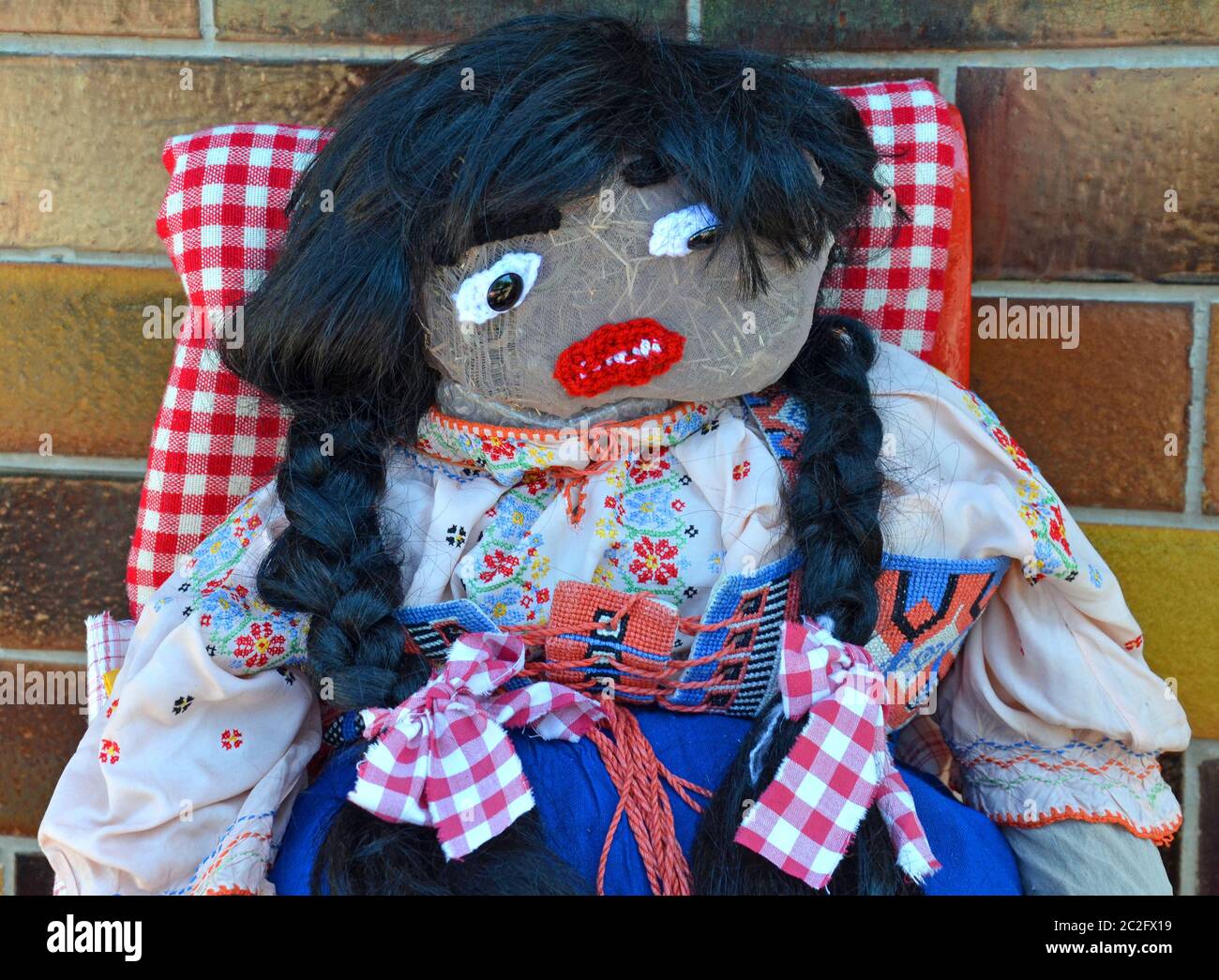 Straw doll hi-res stock photography and images - Alamy