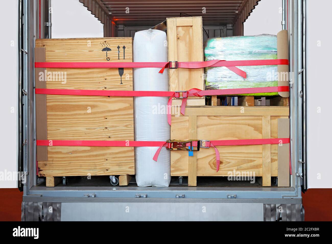 Crates on trailer truck hi-res stock photography and images - Alamy