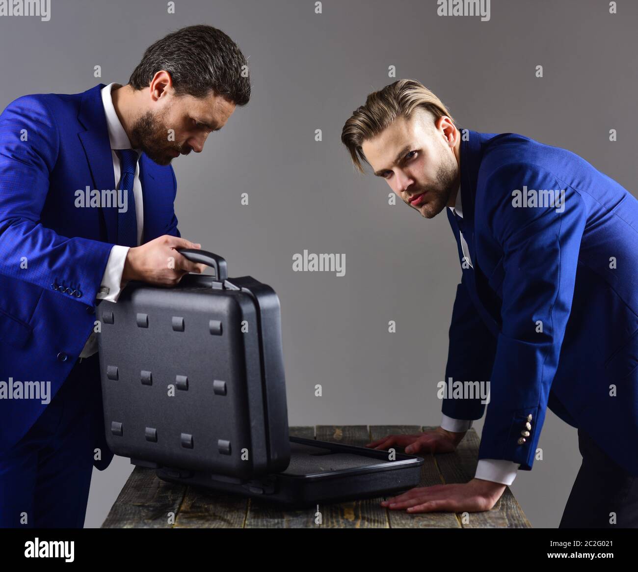 Handover bribe hi-res stock photography and images - Alamy