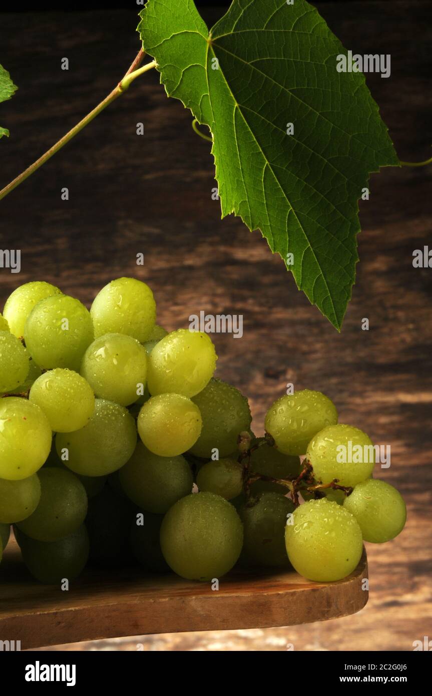 Grapes food hi-res stock photography and images - Alamy