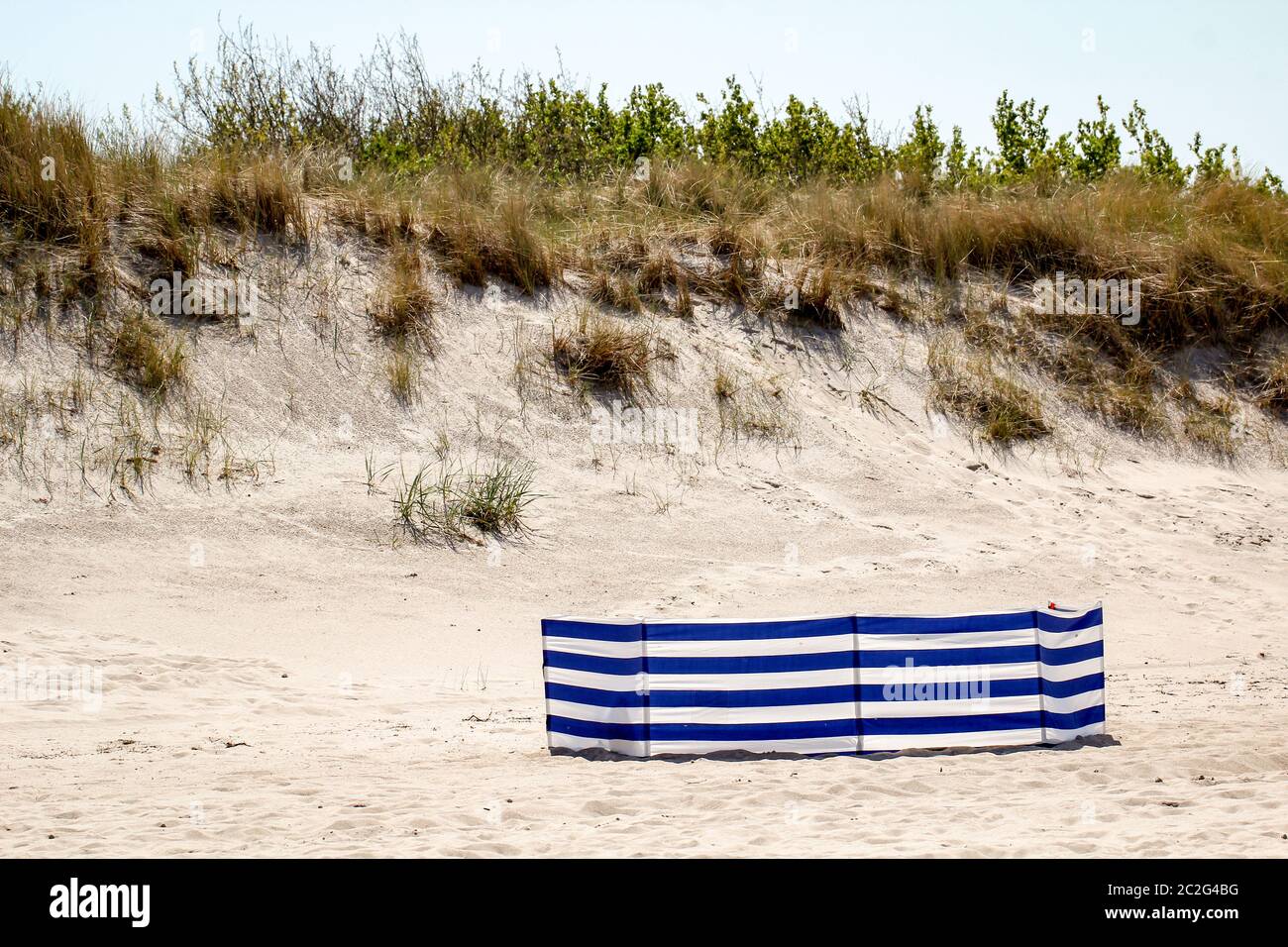 Wind shelter on beach hi-res stock photography and images - Alamy