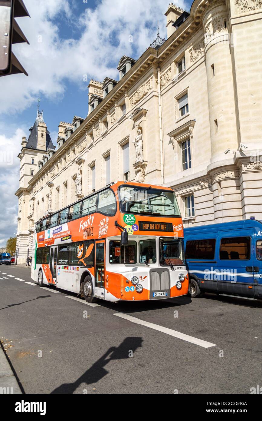 Bus service france hi-res stock photography and images - Alamy