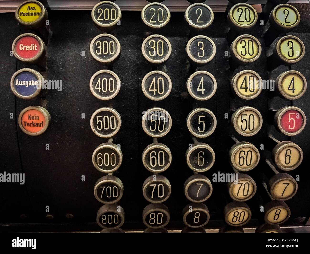 Cashier change hi-res stock photography and images - Alamy