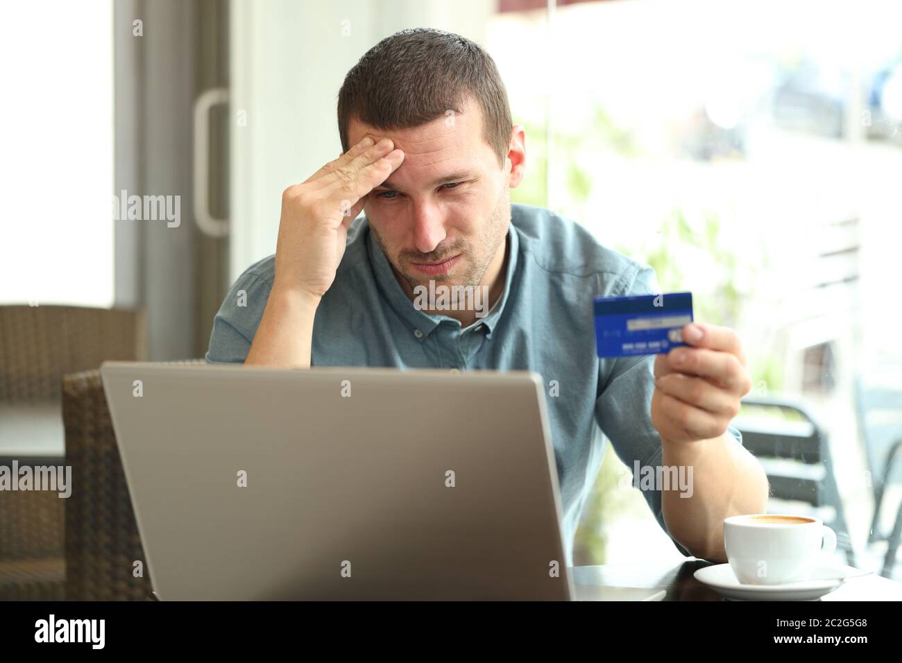 Customer complaining shop hi-res stock photography and images - Alamy