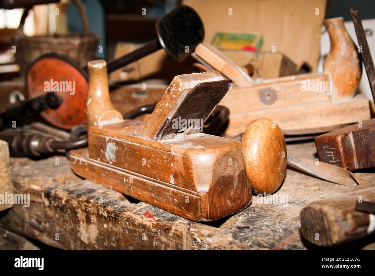planing saws lie on a carpenter's bench Stock Photo - Alamy