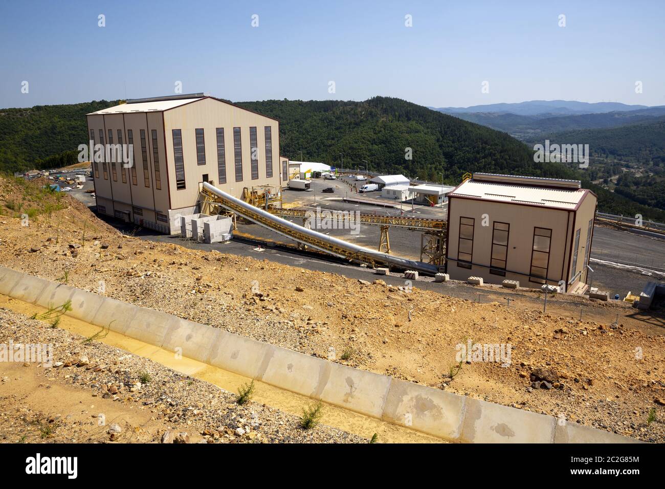 Gold mine mining buildings Stock Photo - Alamy