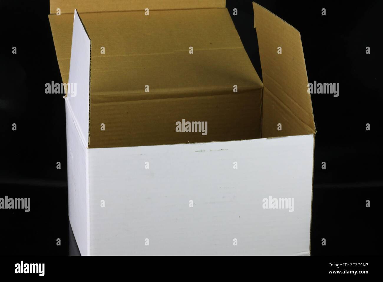 Product shipping box for parcel delivery Stock Photo - Alamy