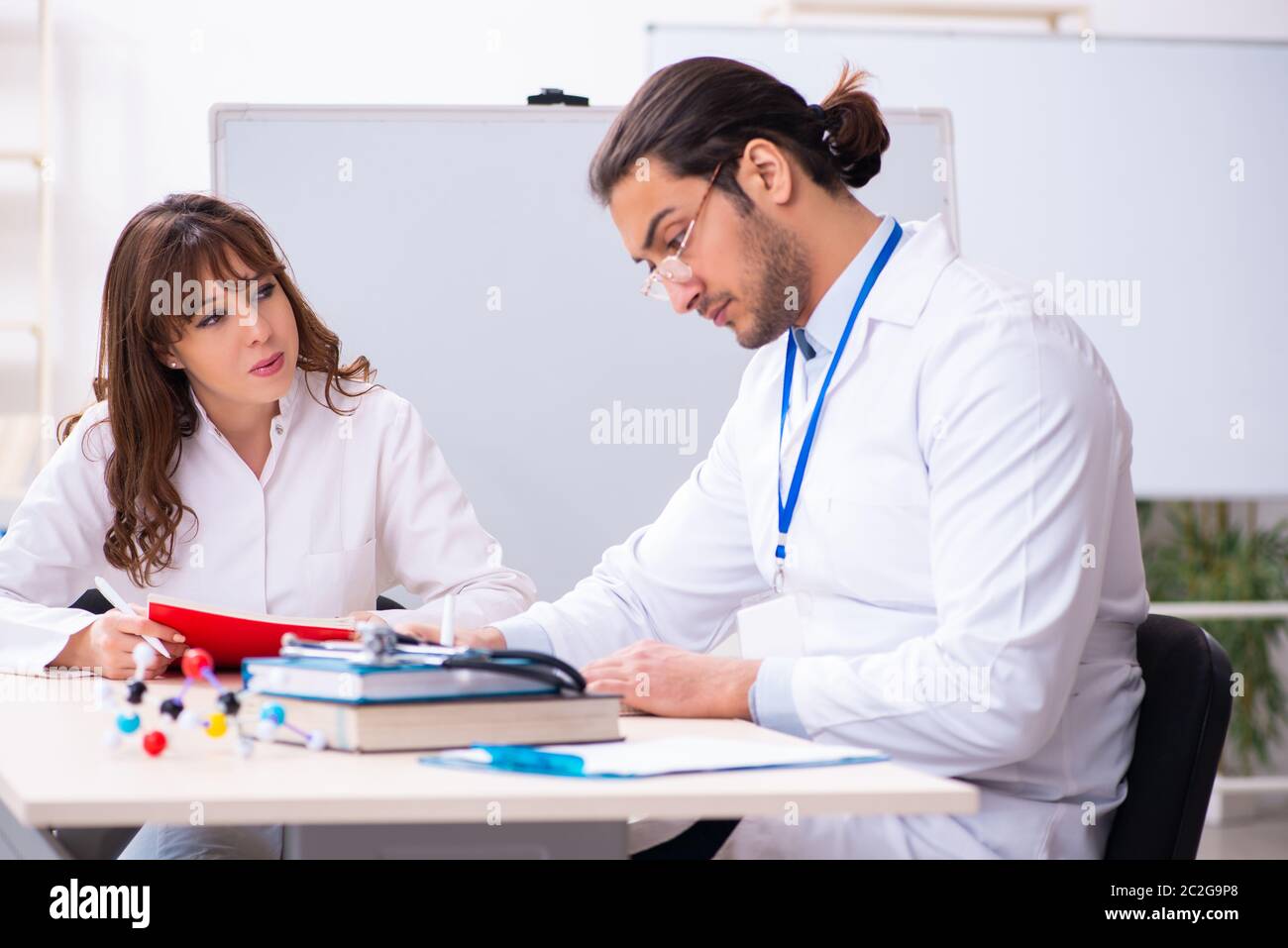 Medical students in the classroom college Stock Photo - Alamy