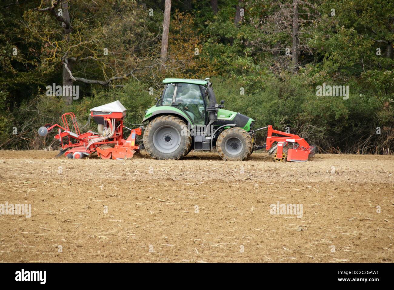 Farmer working a tractor hi-res stock photography and images - Alamy