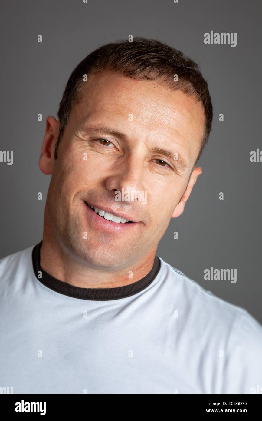 Muscle man hi-res stock photography and images - Alamy