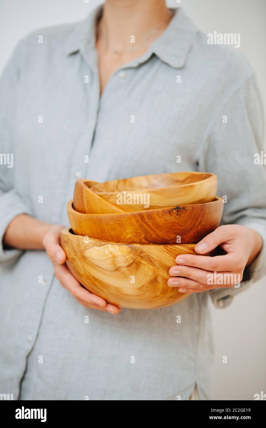 Empty bowl hands hi-res stock photography and images - Alamy