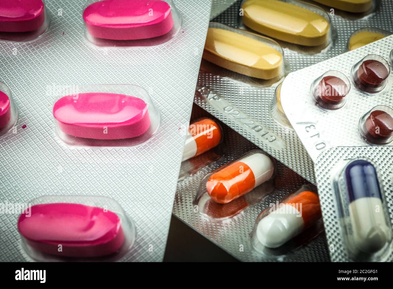 Top view of large amount of pills Stock Photo - Alamy