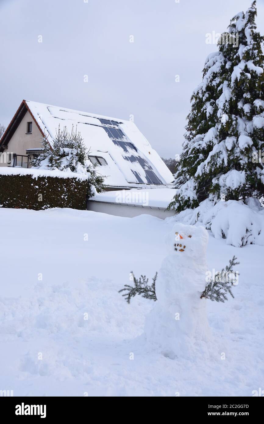 Solar roof snow hi-res stock photography and images - Alamy