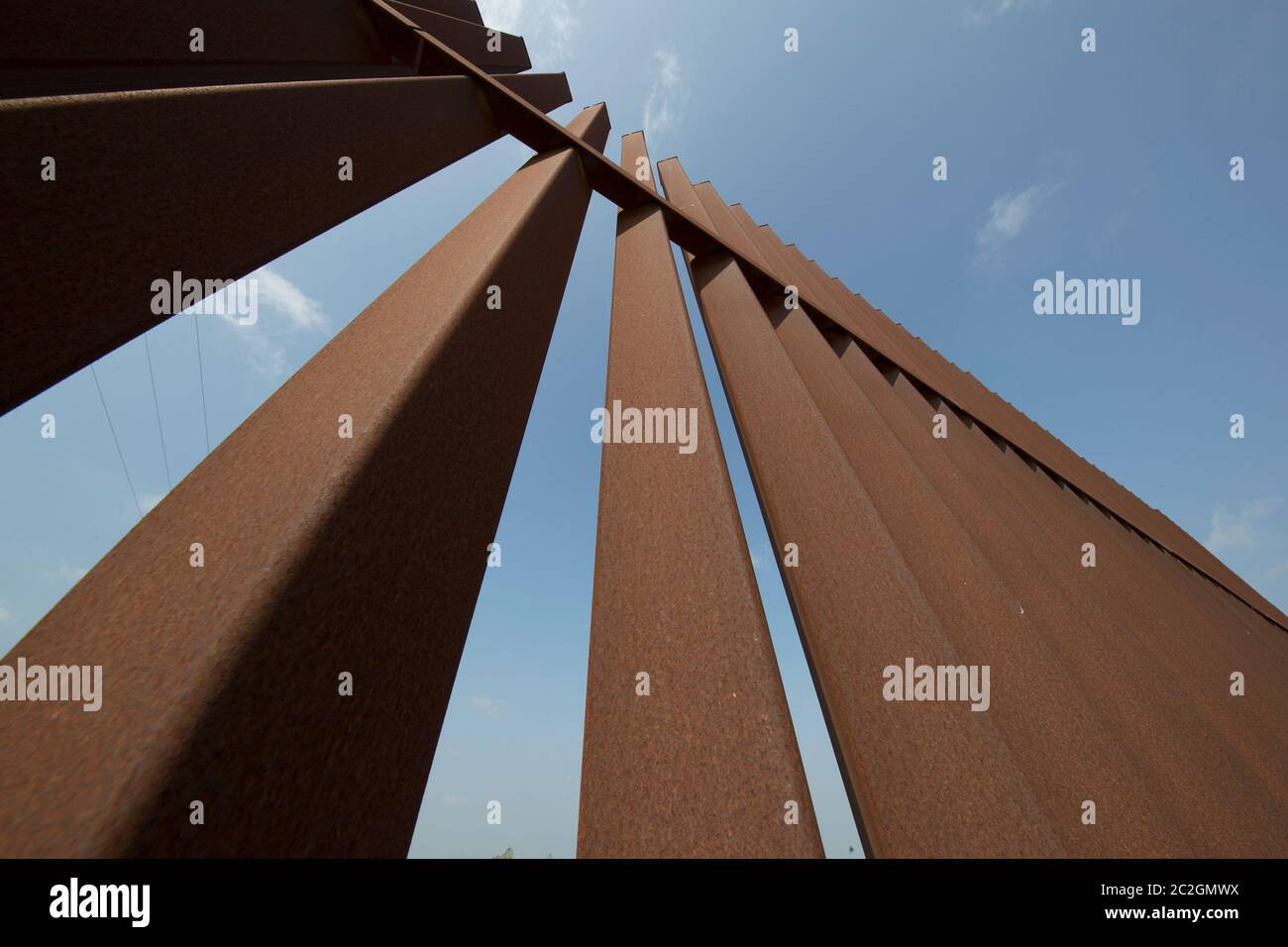 Neighbors fighting fence hi-res stock photography and images - Alamy
