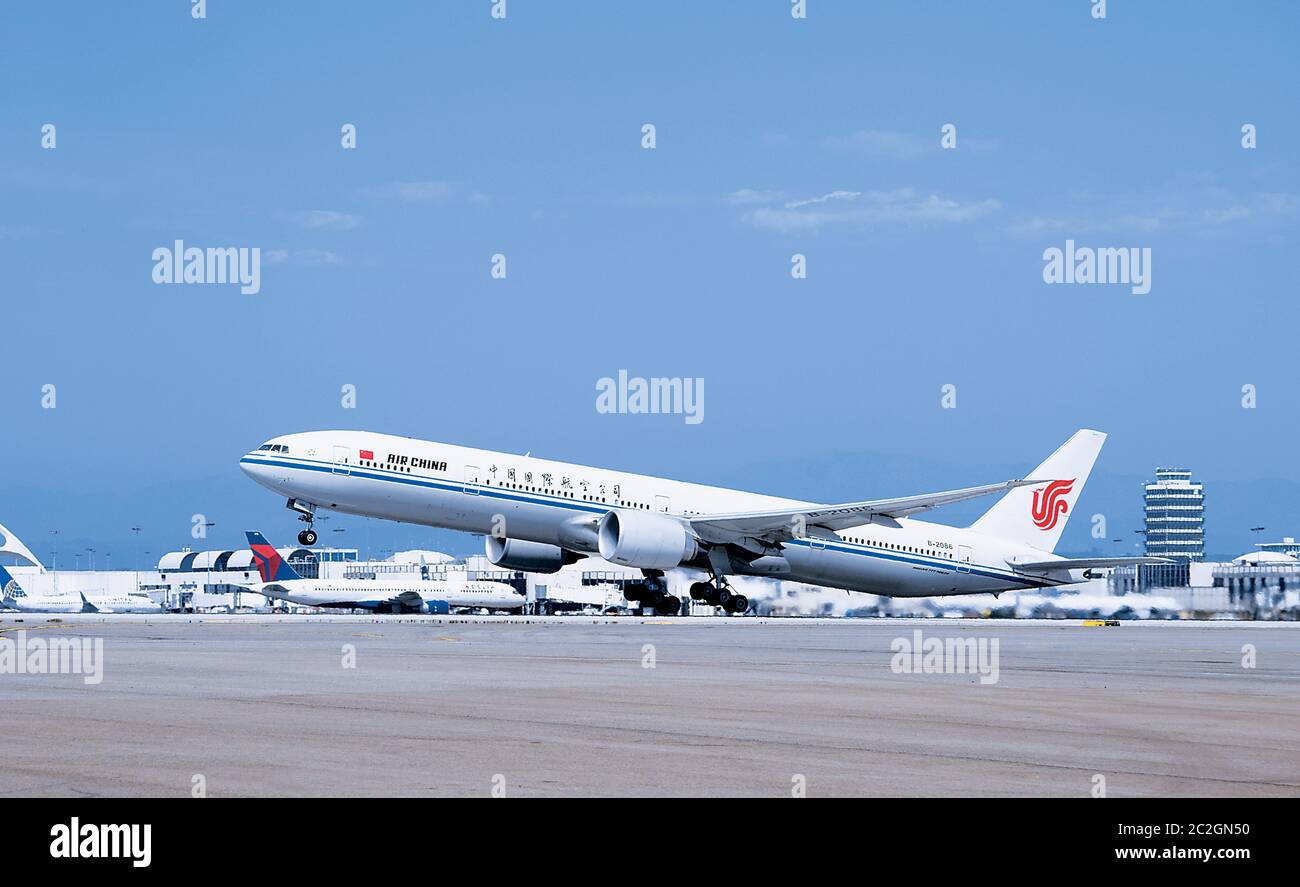 Air China Boeing 777 Jet Taking Off Stock Photo - Alamy
