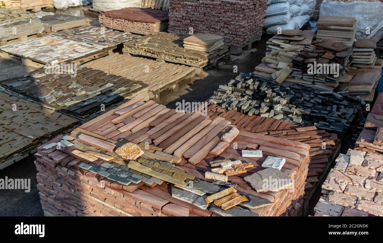 Pallet stacked facing stone hi-res stock photography and images - Alamy