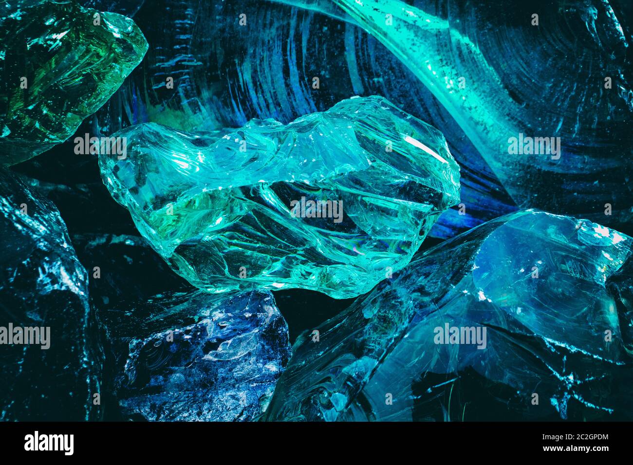 The glass cobblestone, in the form of ordinary stone, is used in ...