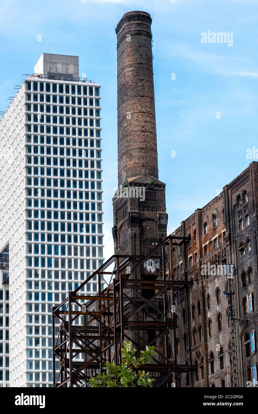 Domino Park in Williamsburg Brooklyn, Old sugar factory Stock Photo - Alamy