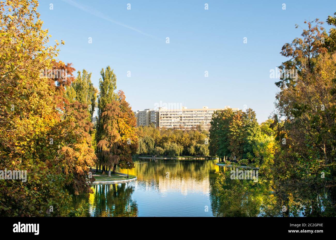 Beautiful lakeside view autumn hi-res stock photography and images - Alamy