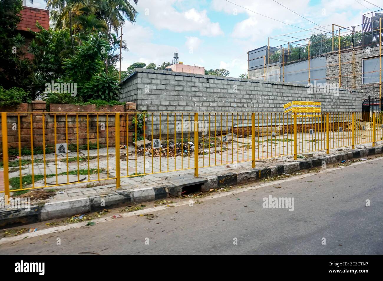 Empty road background hi-res stock photography and images - Alamy