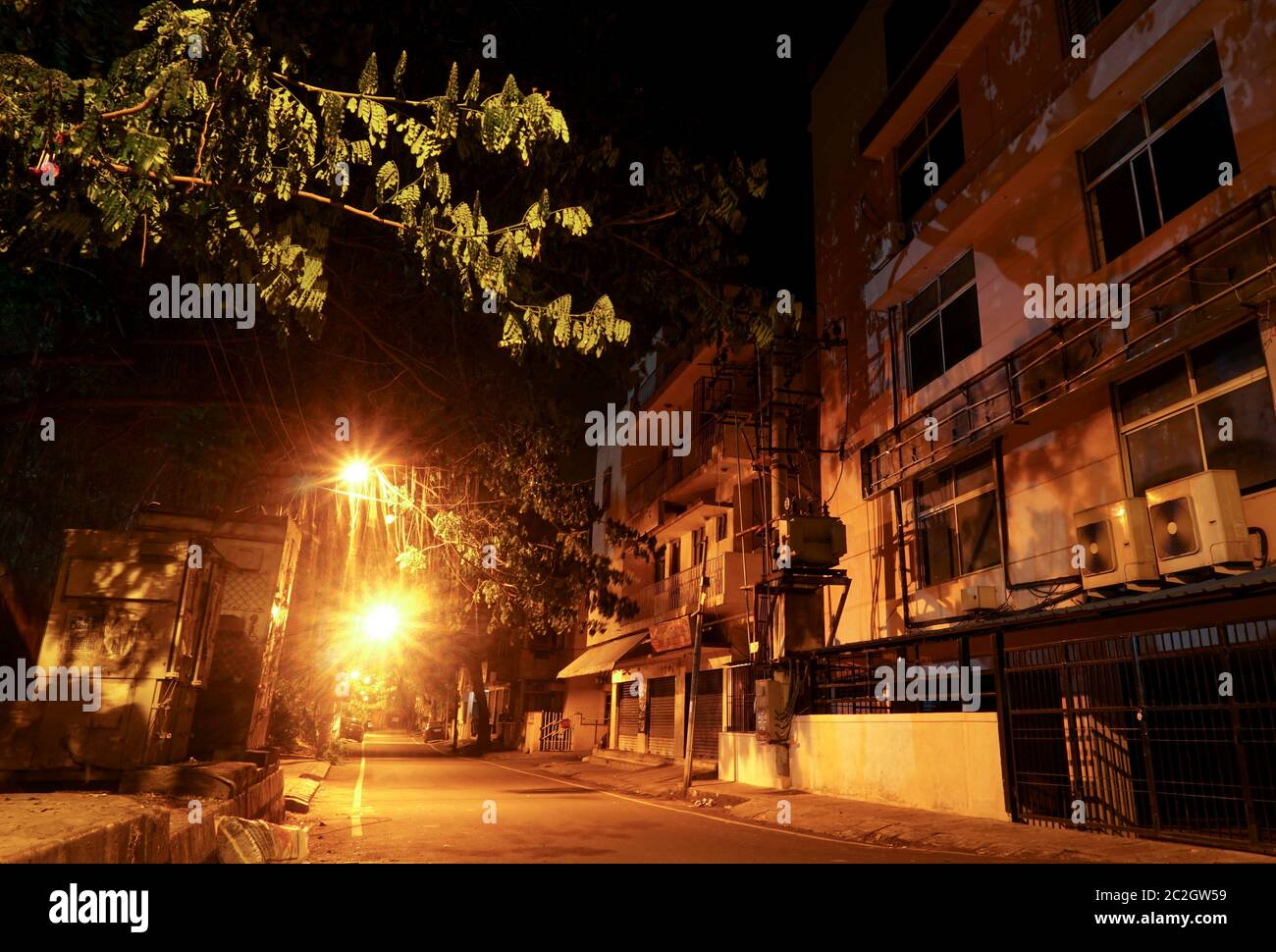 Indian street at night hi-res stock photography and images - Alamy