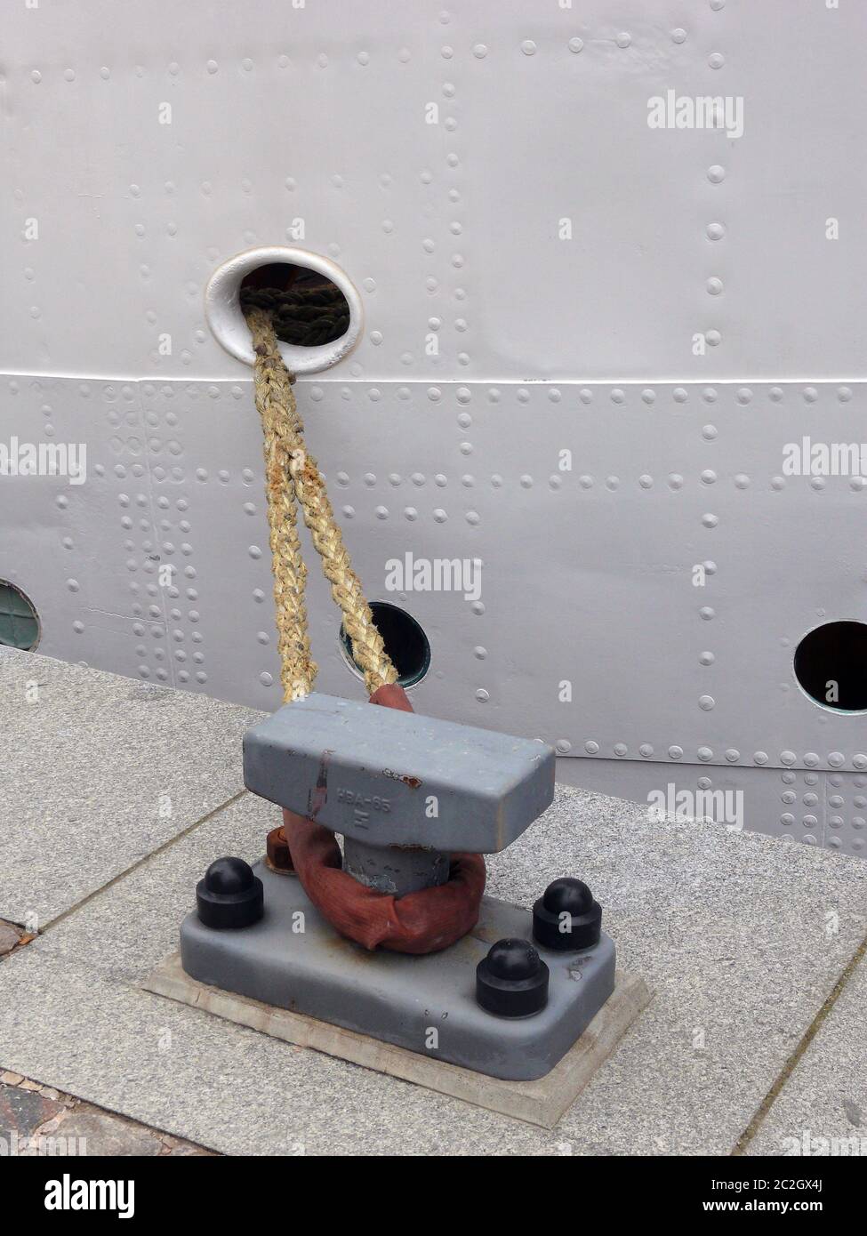 Docking of ship hi-res stock photography and images - Alamy