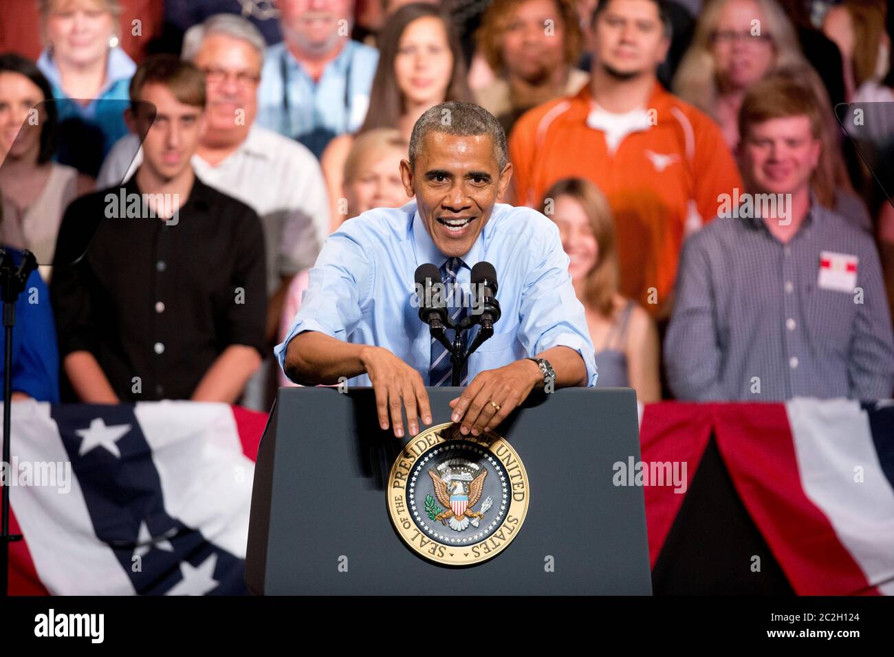 Barack obama laughing hi-res stock photography and images - Alamy