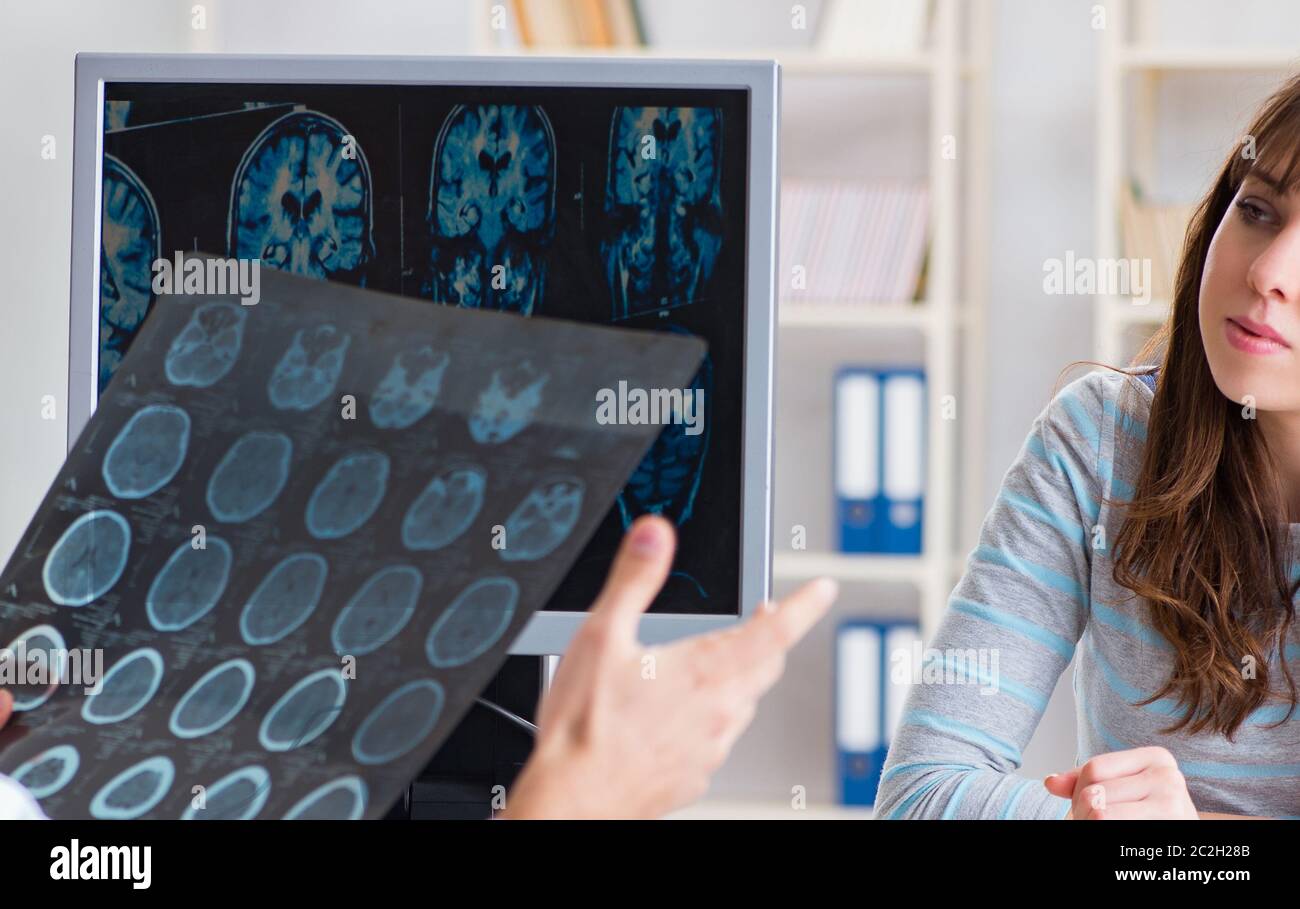 Young woman visiting radiologist for x-ray exam Stock Photo - Alamy