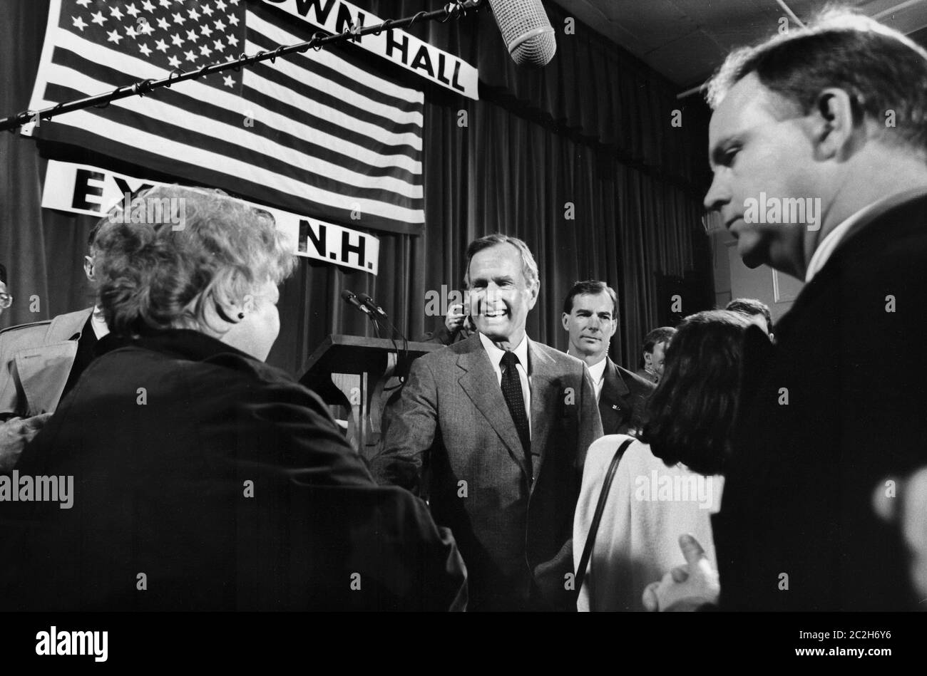 George bush 1992 Black and White Stock Photos & Images - Alamy