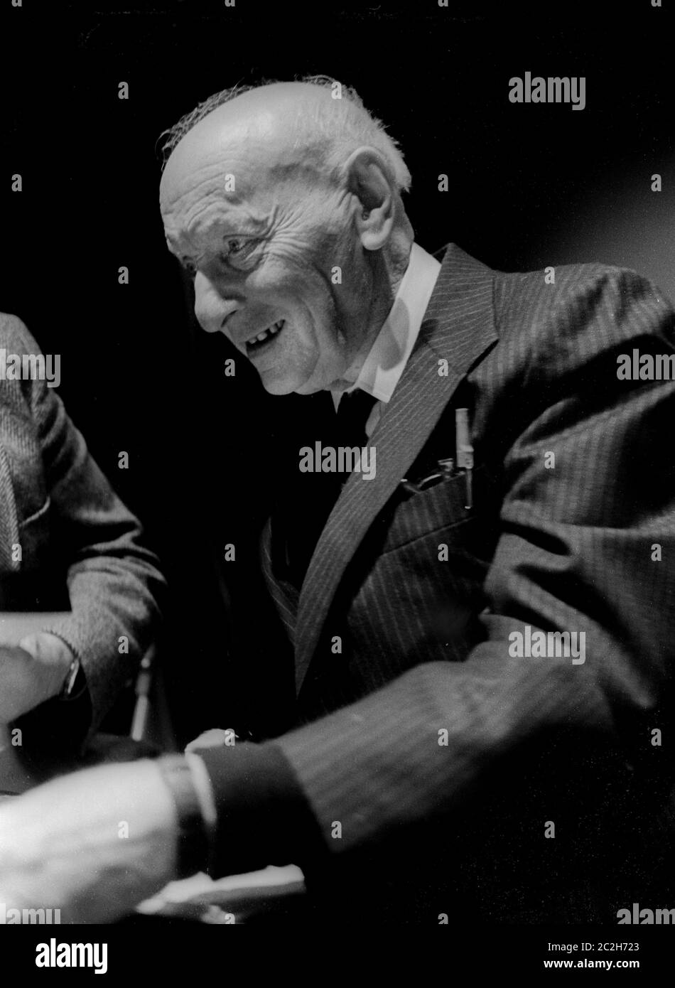 Bashevis singer hi-res stock photography and images - Alamy