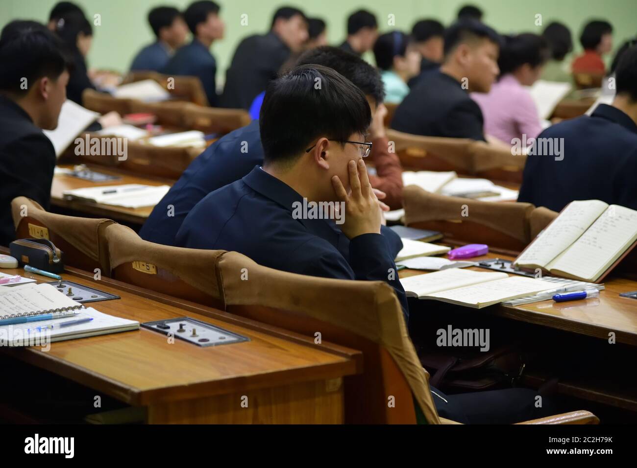 Korea students classroom hi-res stock photography and images - Alamy