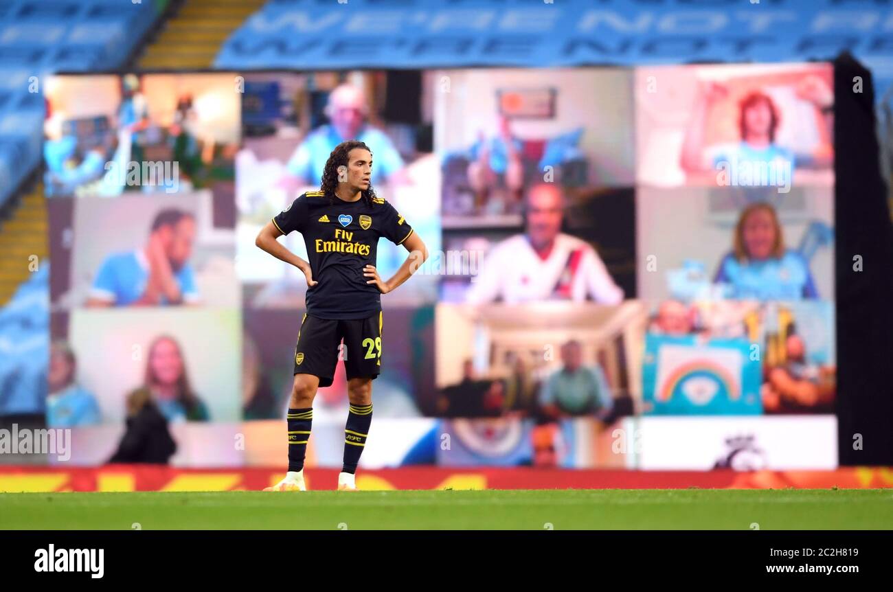 Football fans giant screen uk hi-res stock photography and images - Alamy
