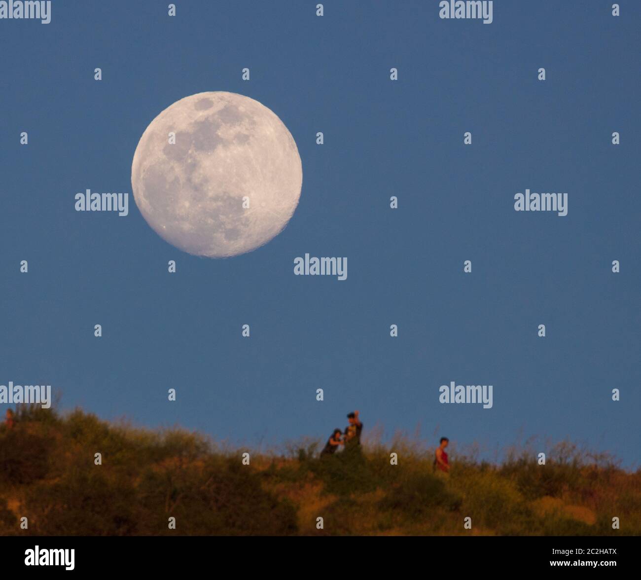 Moon on the horizon hi-res stock photography and images - Alamy
