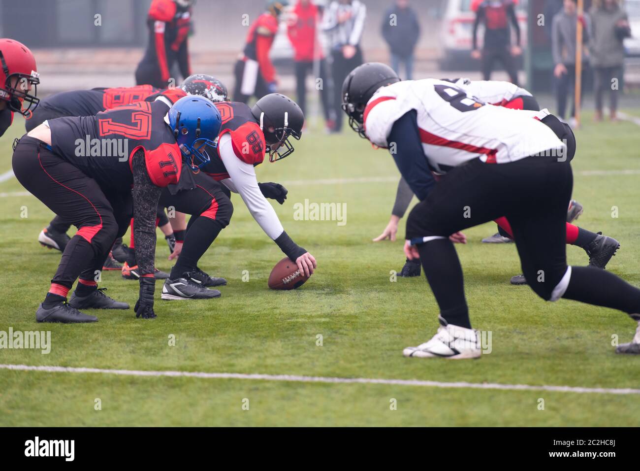 professional american football players ready to start Stock Photo - Alamy